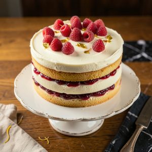 How to Frost a Cake Without Tearing It: The Foolproof Smooth Finish ...